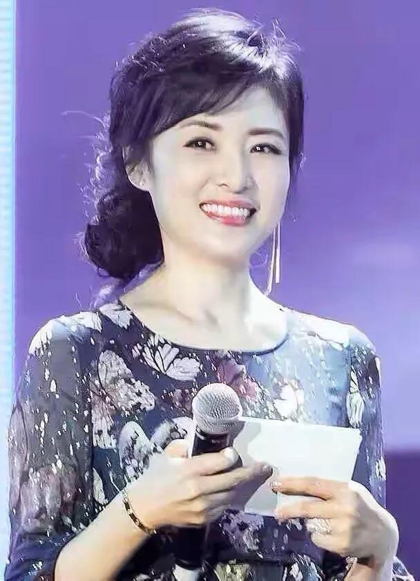 Host Zhou Tao: After divorcing Yao Ke, he turned around and remarried a rich man, bluntly said ...