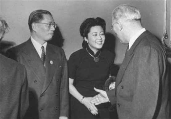 How smart is Song Ziwen?After receiving an invitation from Chiang Kai ...