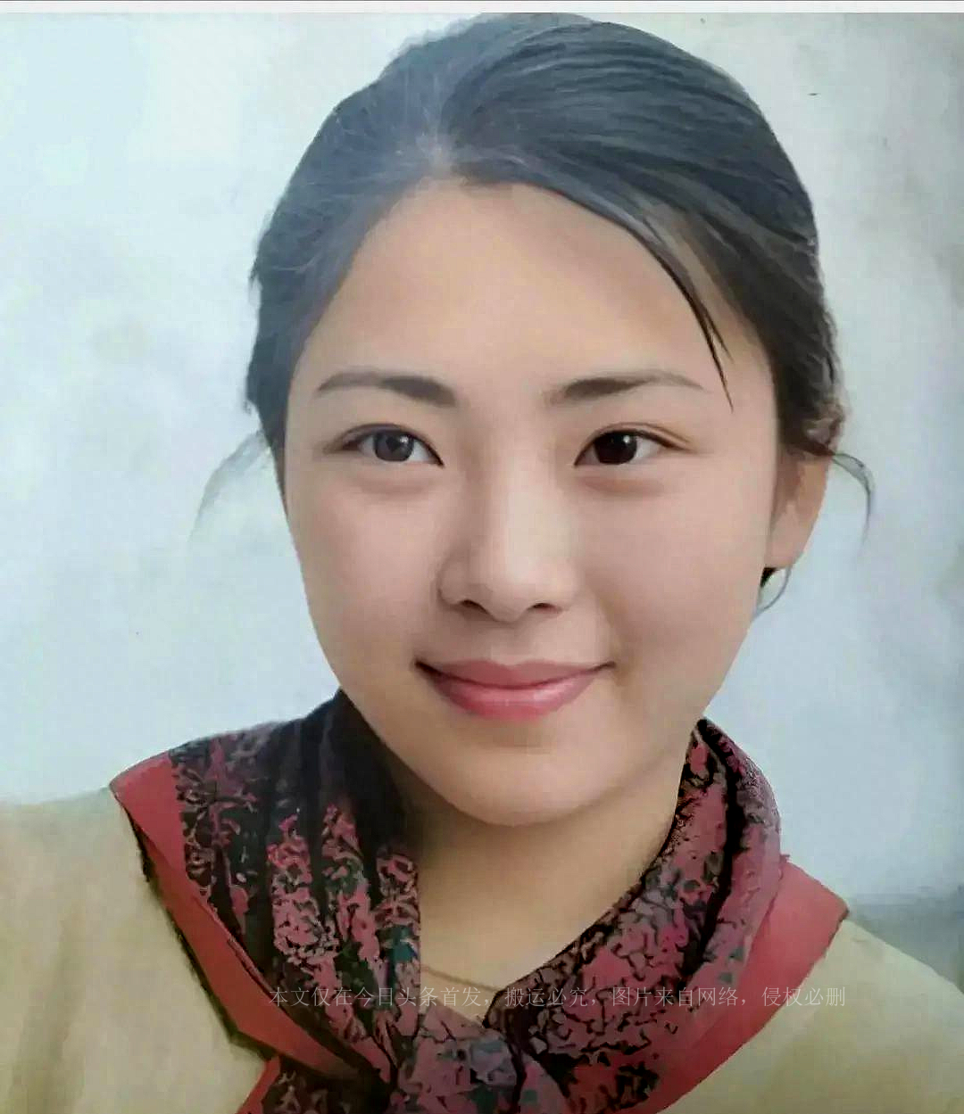 Comparing the photos of the two goddesses Huang Qiuyan and Li Zhi, which kind of beauty do you ...