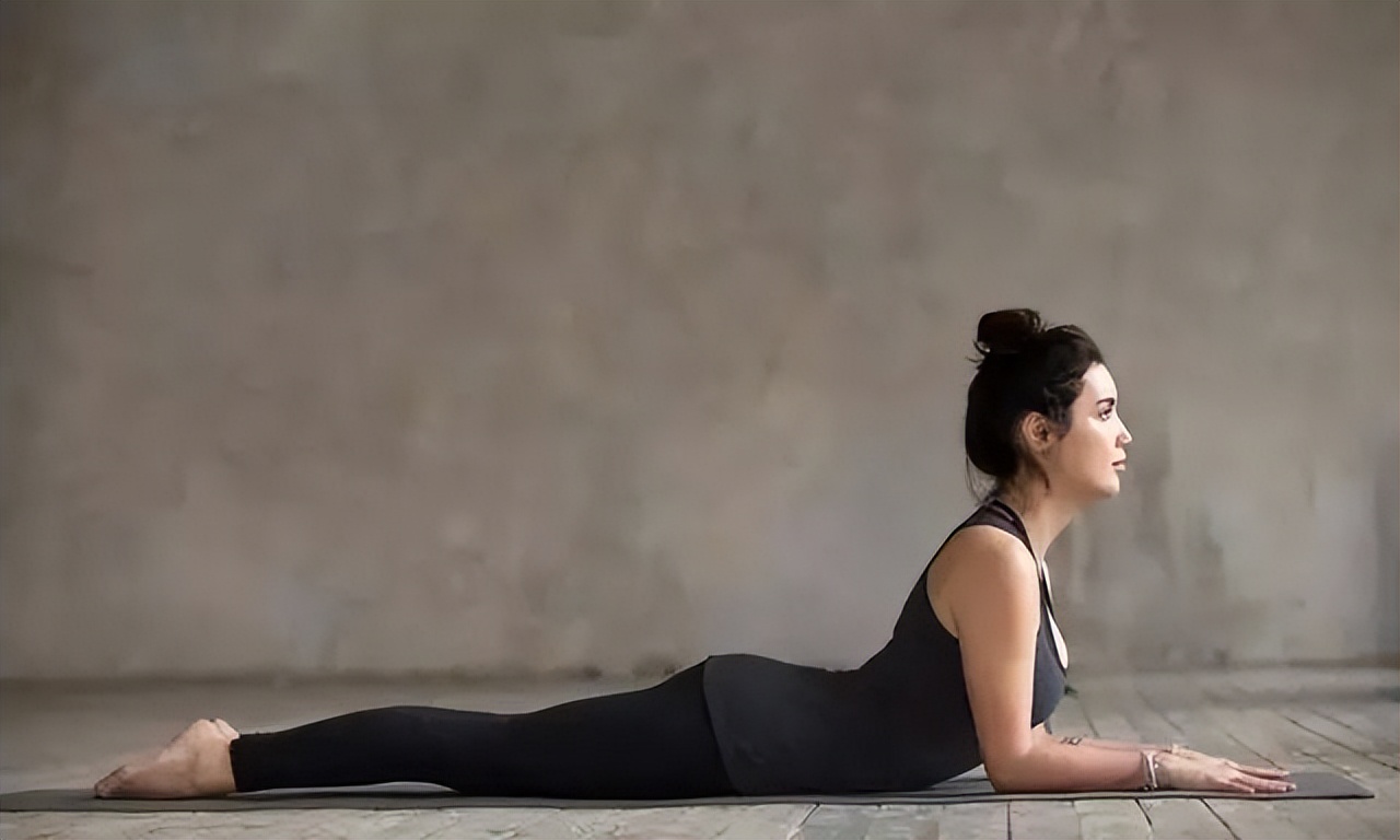 The gentlest yoga backbend, the posture is simple, but the benefits are ...