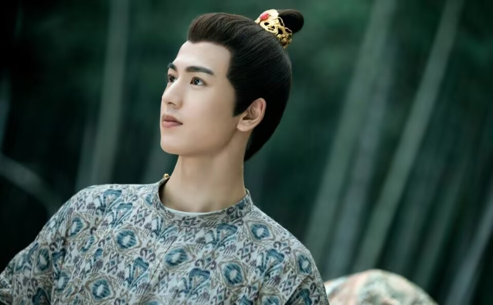 Guan Xiaotong's heroine drama was launched, and it was revealed that she cooperated with Zhang ...