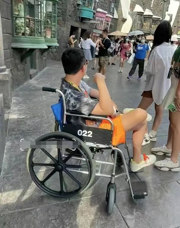 Wang Sicong was met by chance while eating barbecue, 8 beauties ...