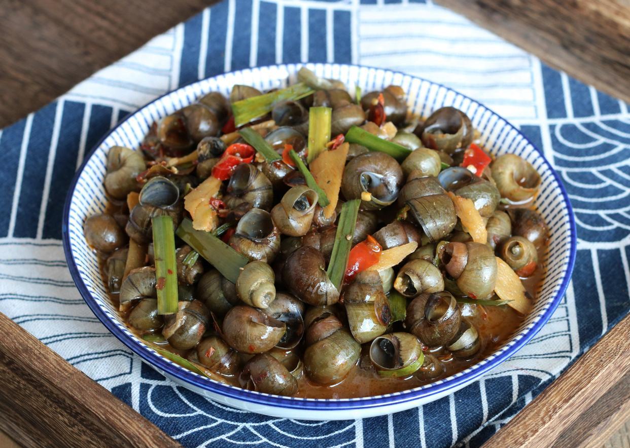 It is better to add cooking wine to fried snails. It is delicious and ...