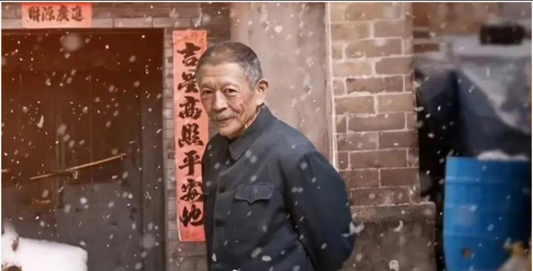 Wang Baoqiang sees off his mentor Luo Jingmin, revealing the touching ...