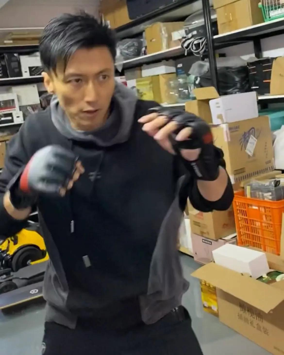 Cecilia Cheung basked in his second son to practice boxing, 12-year-old ...