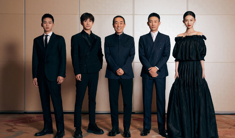 CCTV Movie Ceremony: The 6-person host team competes in the same frame ...