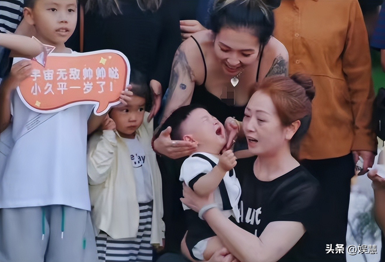 Bi Xia's son celebrates his first birthday, Zhang Hengyuan's mother ...