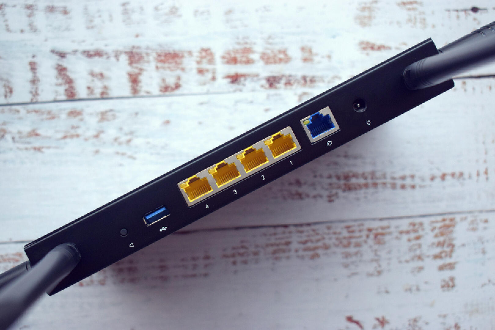 Full coverage of WiFi signal, easy to build private cloud, realize ...