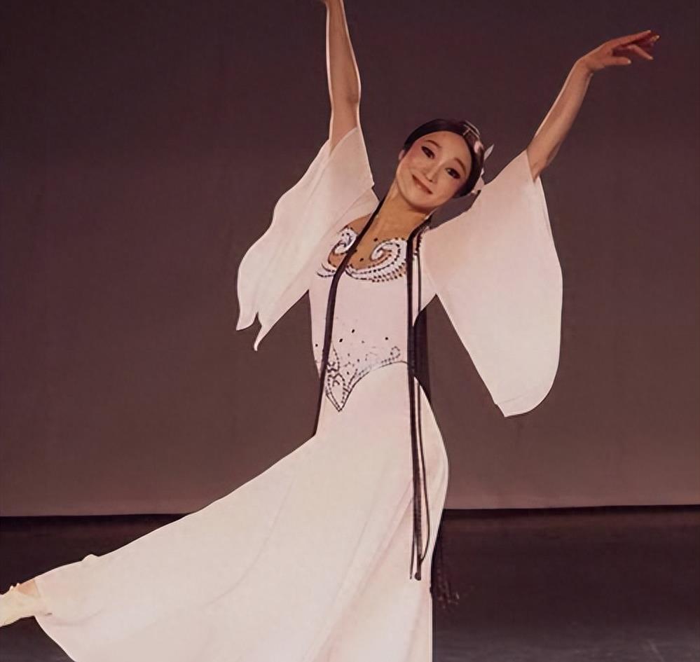 Zhang Fengyi's wife Huo Fan: She was pampered and became a queen. She ...