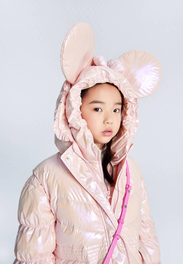 Dong Xuan's daughter's small dimple photo shoot - iNEWS