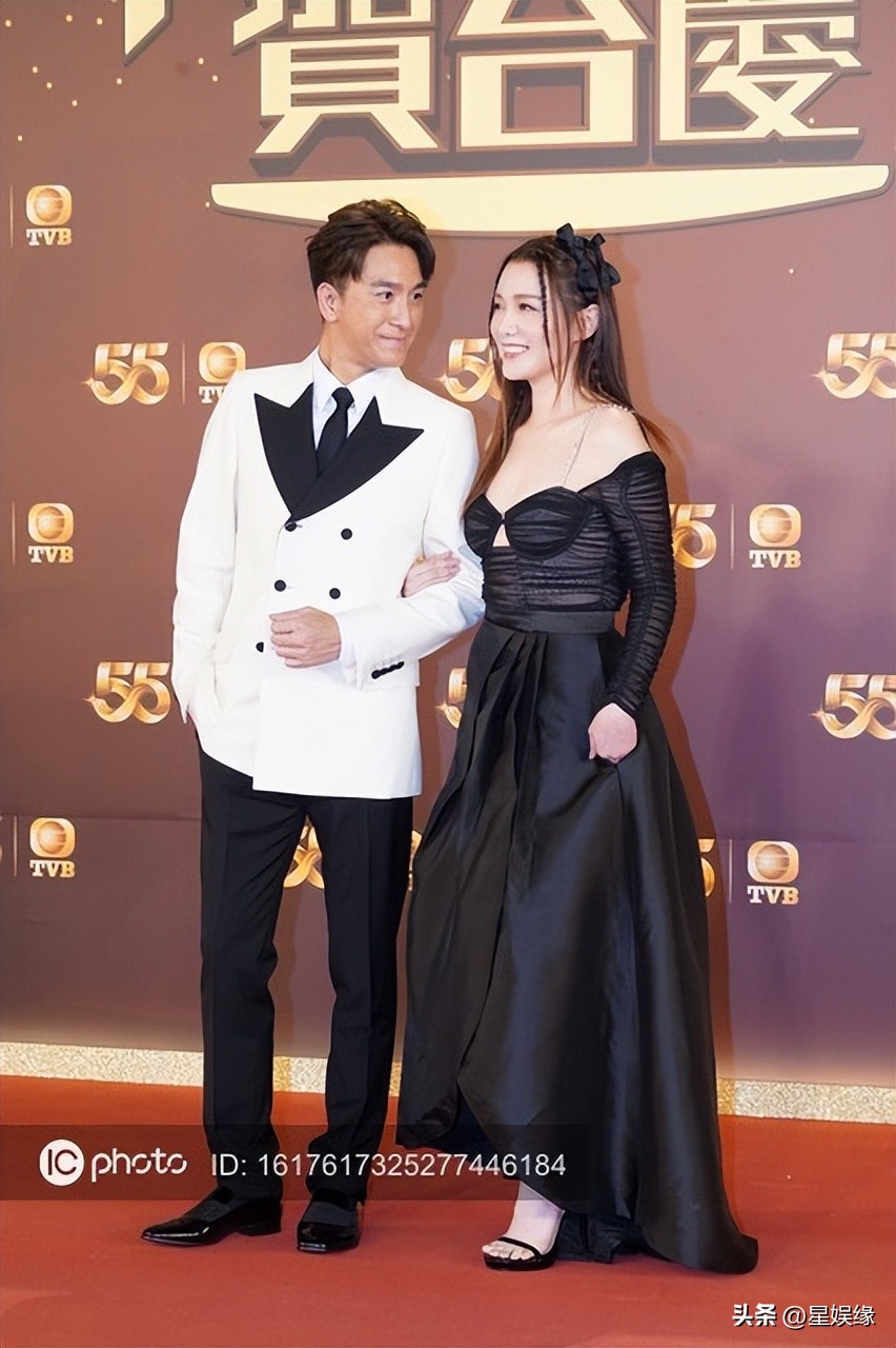 Ma Guoming and Tang Luowen attended the red carpet of the 2022TVB55th ...
