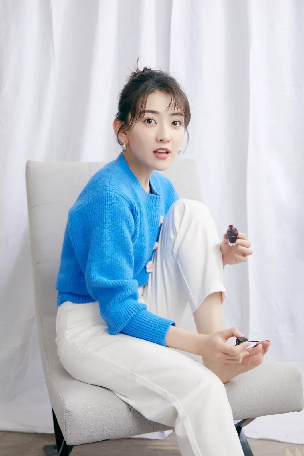 Sexy sweet goddess Liang Jie - iNEWS