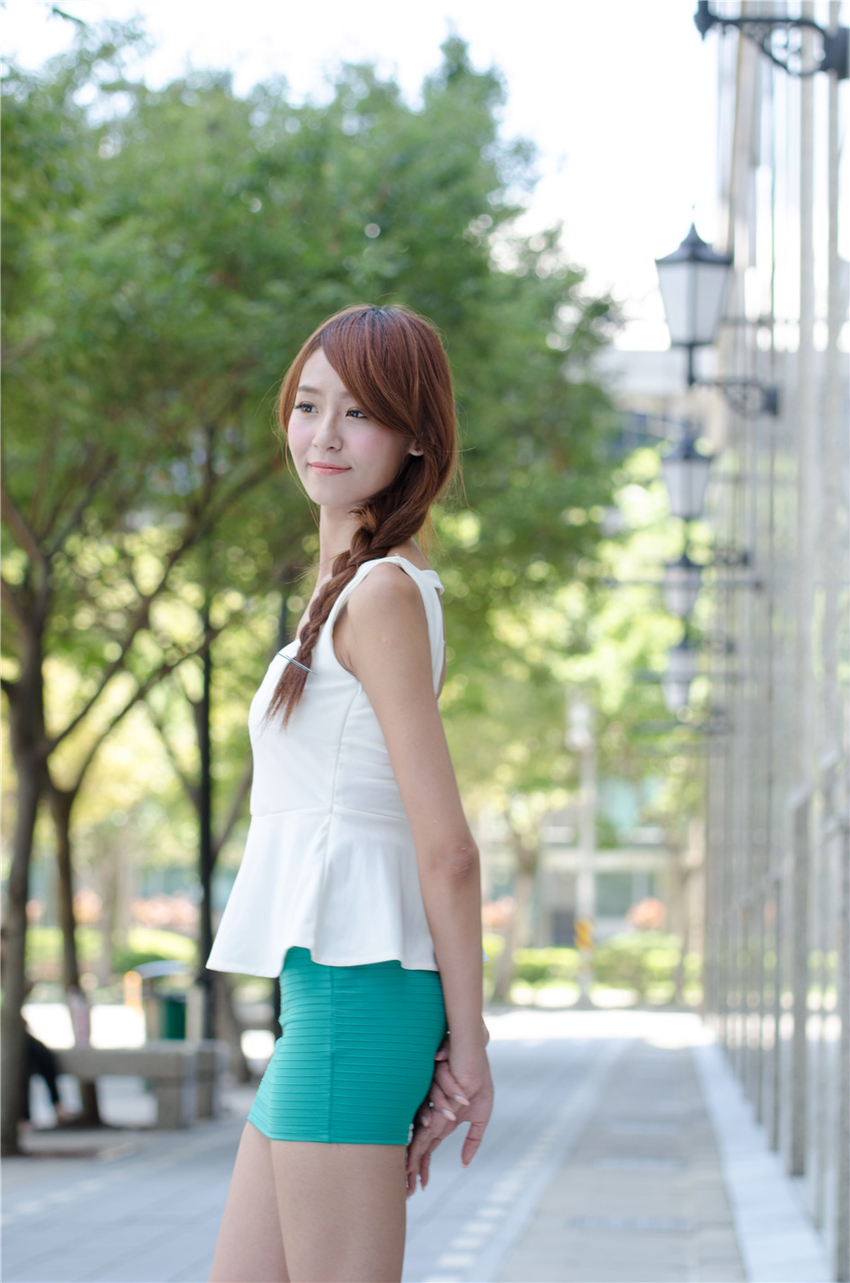 Xiaoxue Winnie-outside the business center photo shoot (3) - iNEWS