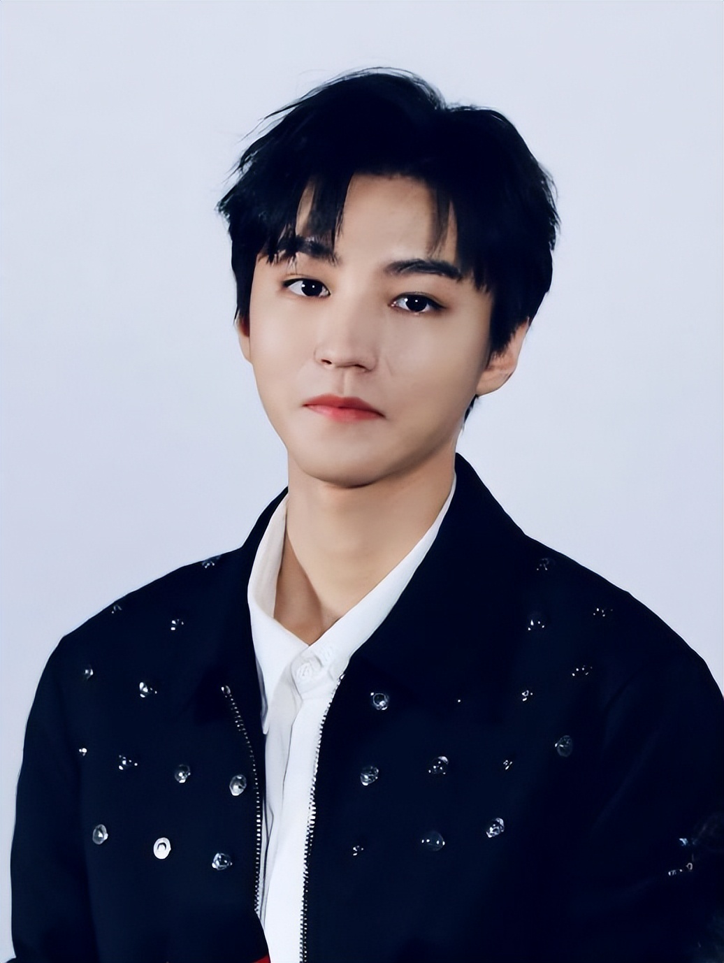 Wang Junkai was reported by the real name of the netizens, saying that his relationship with the ...