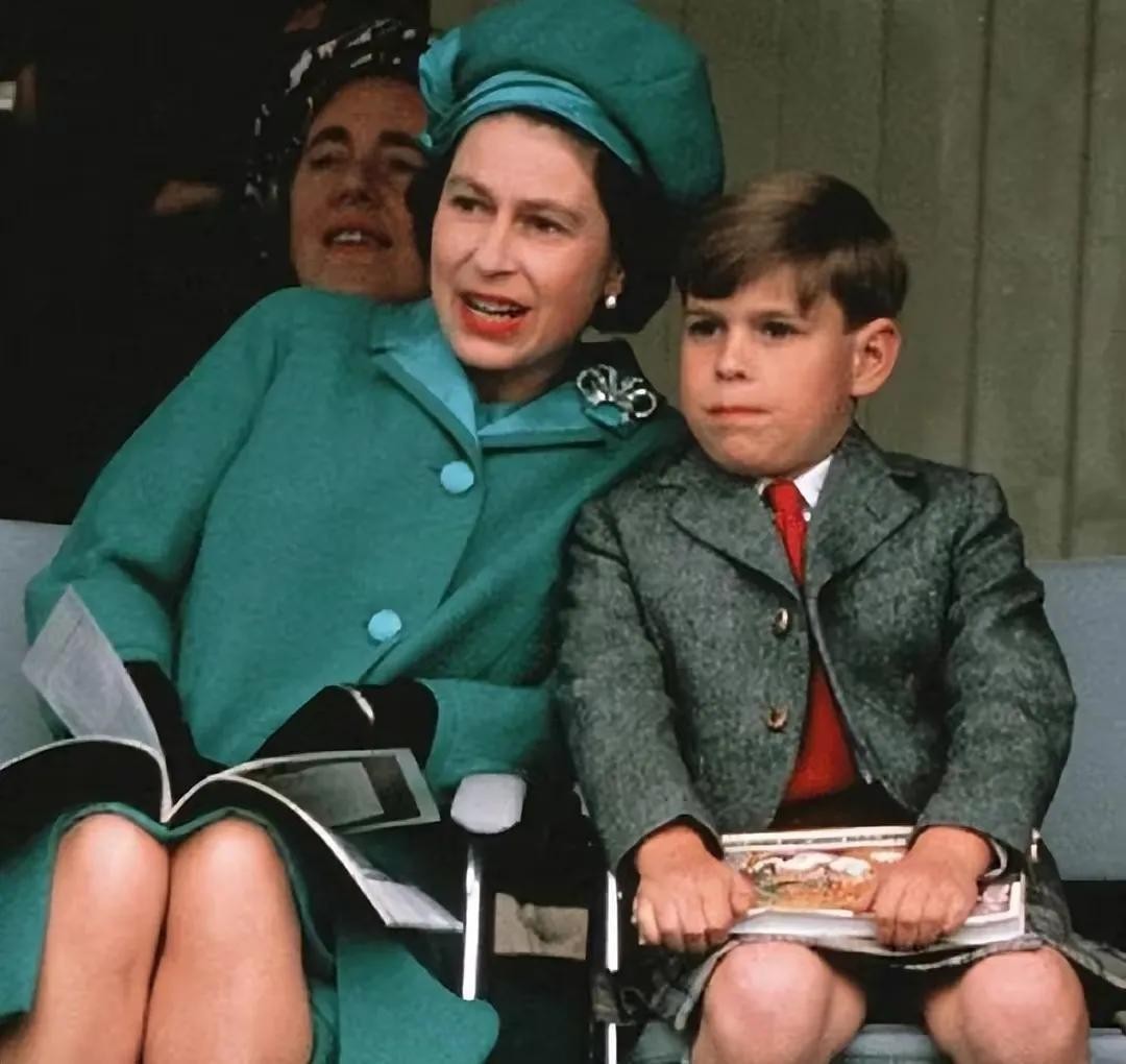 The Queen's Favorite Son: Tall and handsome like Philip, the photo was ...