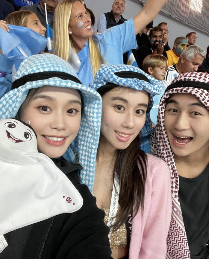 Xi Mengyao posted photos of the World Cup in Qatar, wrinkled with He Youjun, and He Chaoxin ...