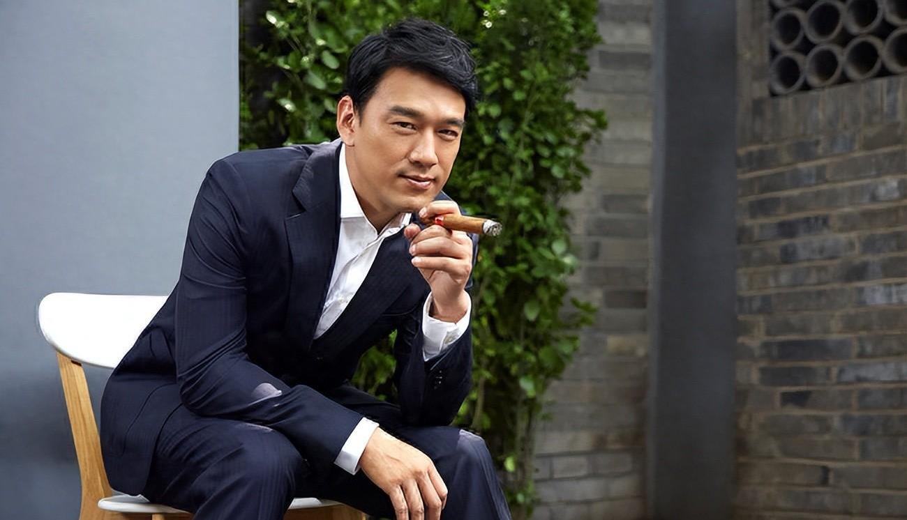 Although their acting skills are average, they are called "old actors ...