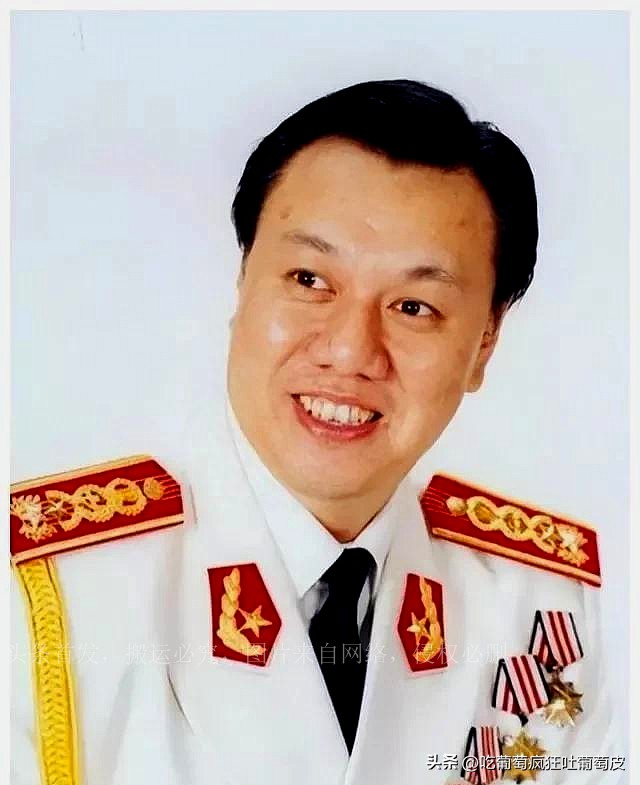 65-year-old singer Liu Bin made a rare appearance. After many years, he ...