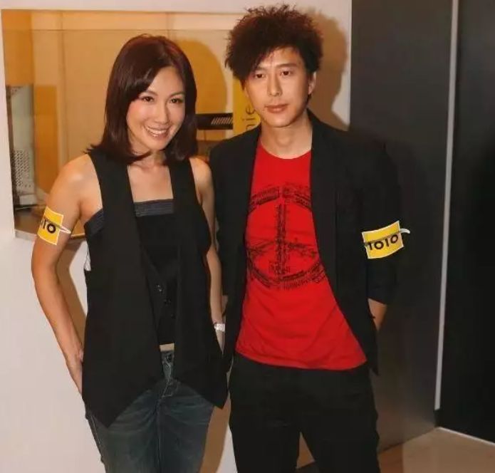 Li Shiyu escaped in a plane accident, thanked the captain for saving ...