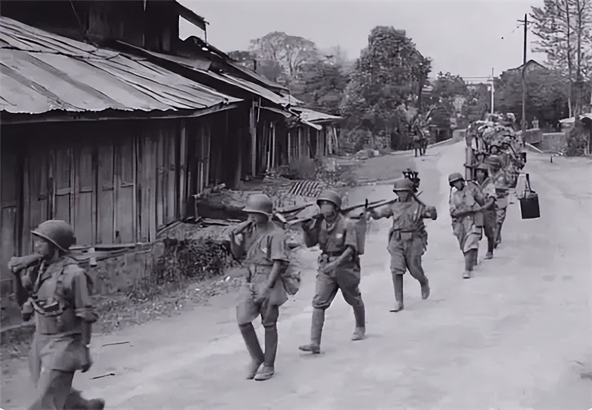 In 1942, Sun Liren captured 20,000 Japanese soldiers and avenged the ...