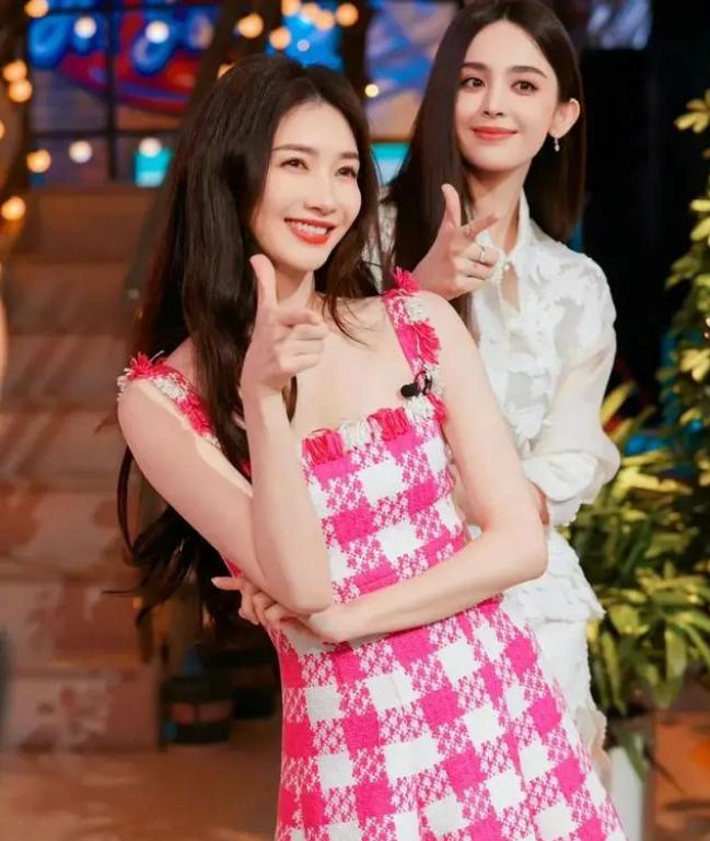 Both are 172 tall, who is more beautiful? Guli Nazha and Wang Churan ...