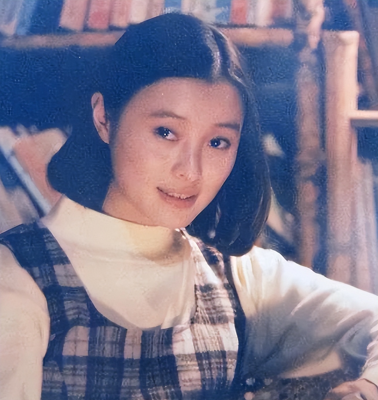 The 51-year-old "unmarried and sterile" Wu Yue is on another "sexy" road, going further and ...