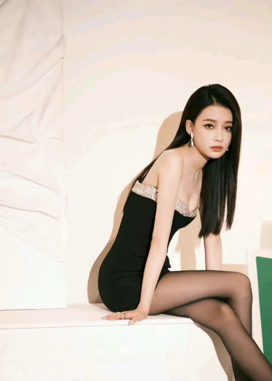 Song Qian, Lu Han, Di Lieba, Selina, Guan Xiaotong, Sun Yi - iMedia