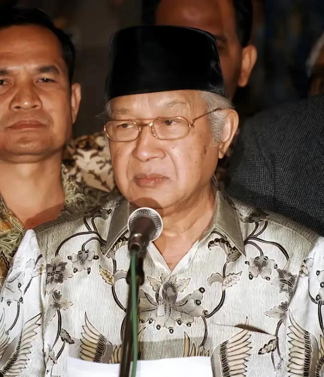 Thousands of Chinese were killed in the Indonesian massacre in 1998 ...