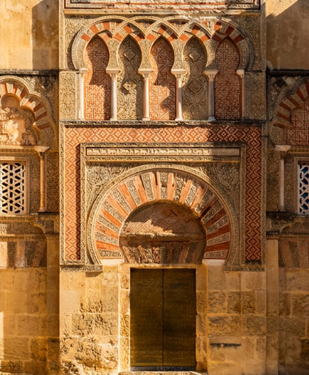 Spanish architectural style, adding a gorgeous and rich atmosphere to ...