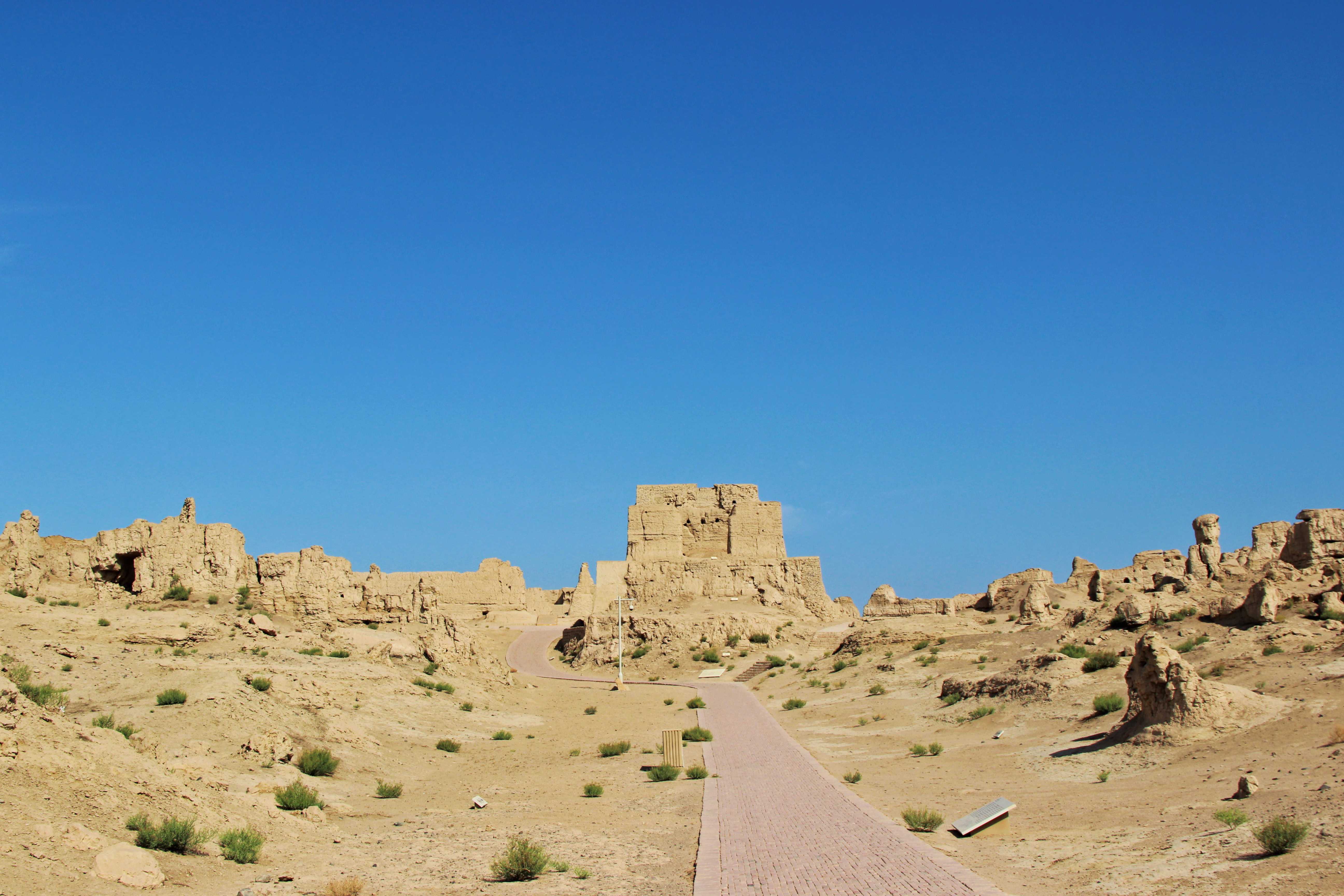 After visiting the magnificent Gaochang, is the ancient city of Jiaohe ...