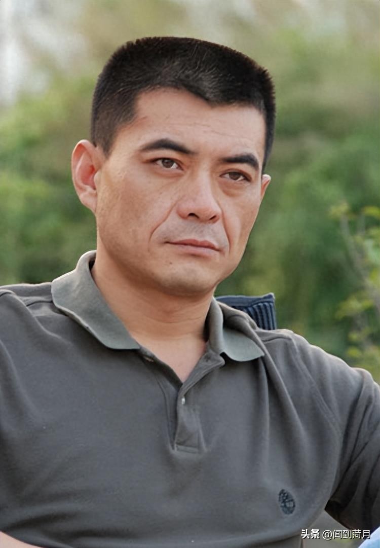 Both of them have Wang Xinjun's genes. Comparing the son of his ex-wife ...