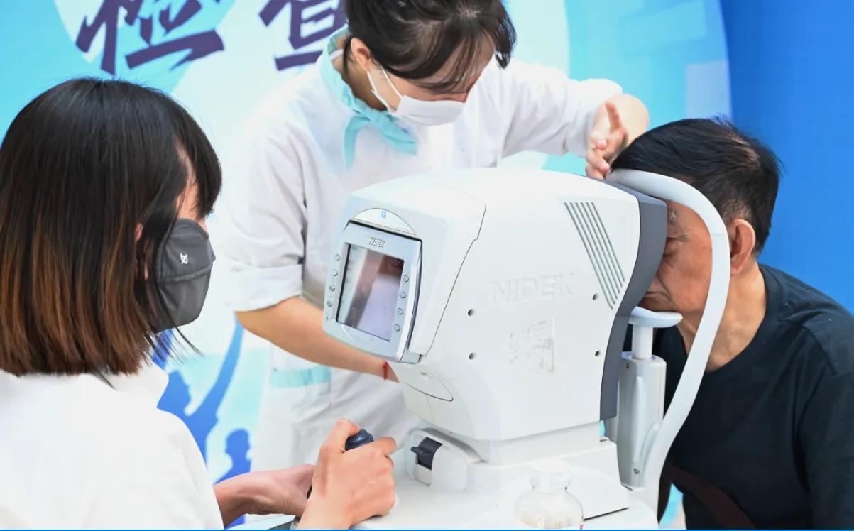 Aier conducts popular science tour to promote eye health knowledge to ...