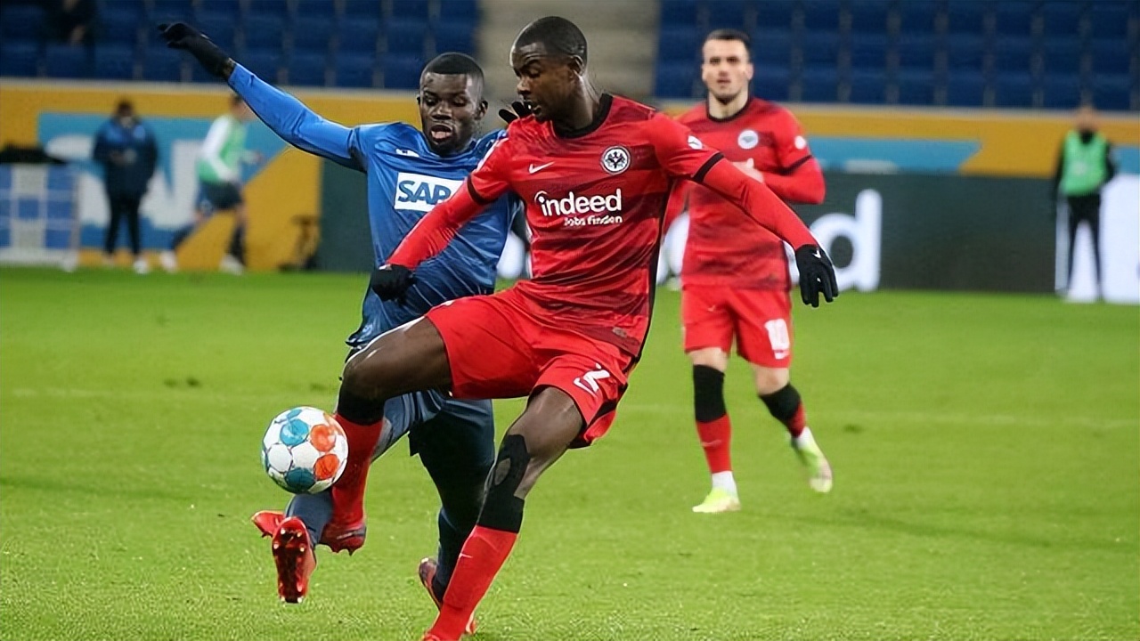 Tottenham pay attention to Ndika, Liverpool is also interested in him ...