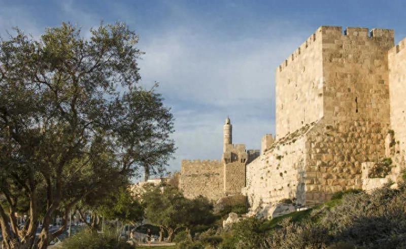 The iconic Palestinian building "Jerusalem Towers" was reduced to ...
