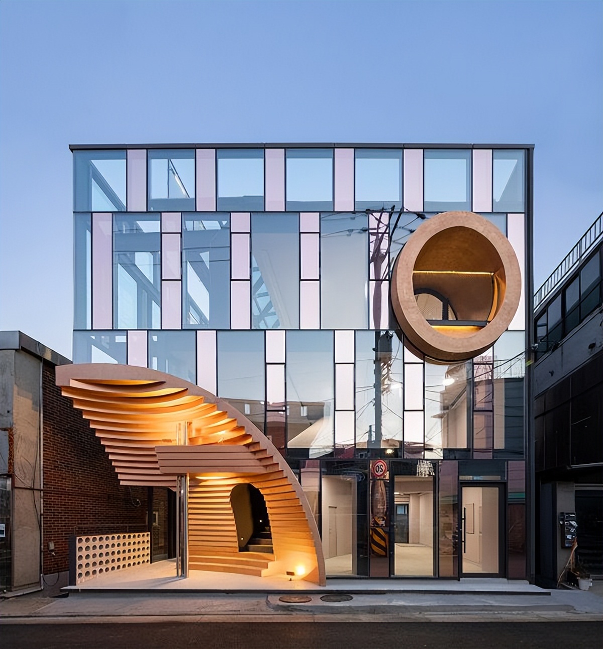 South Korea, Seoul, Diagonal Bar Restaurant / Moon Hoon - iNEWS