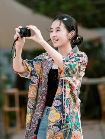 Yi Yang Qianxi, Xie Na, Chen Xiao Michelle Chen, Zhang Zifeng - iMedia