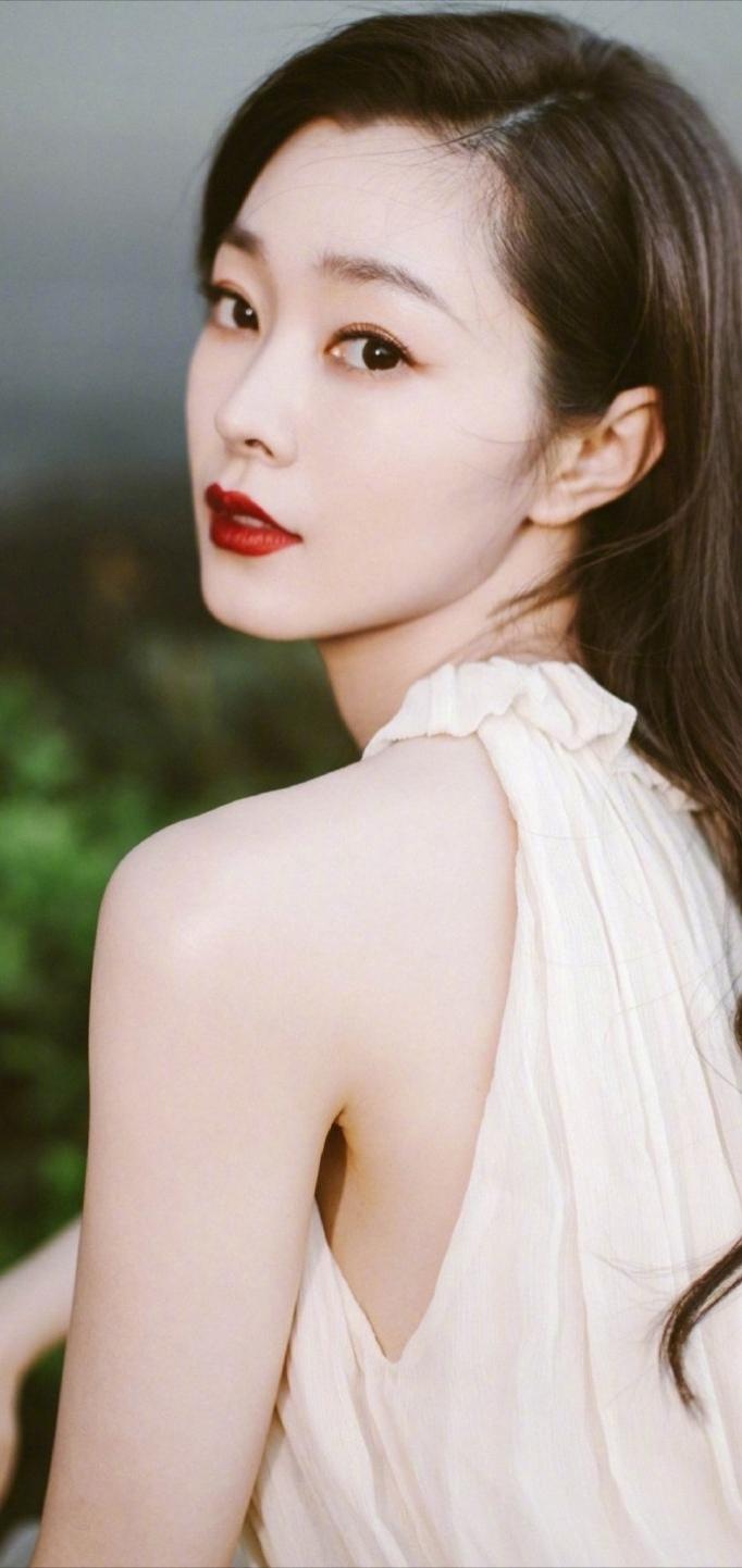 Song Yi: A girl with a good personality - iNEWS