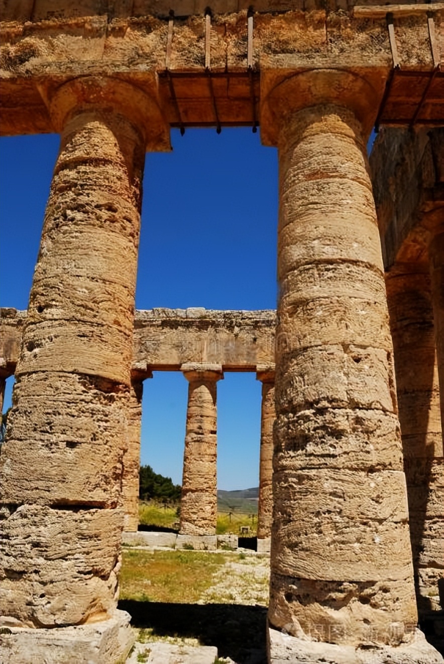 What contribution did the trade of the Kanem Empire make to the ...