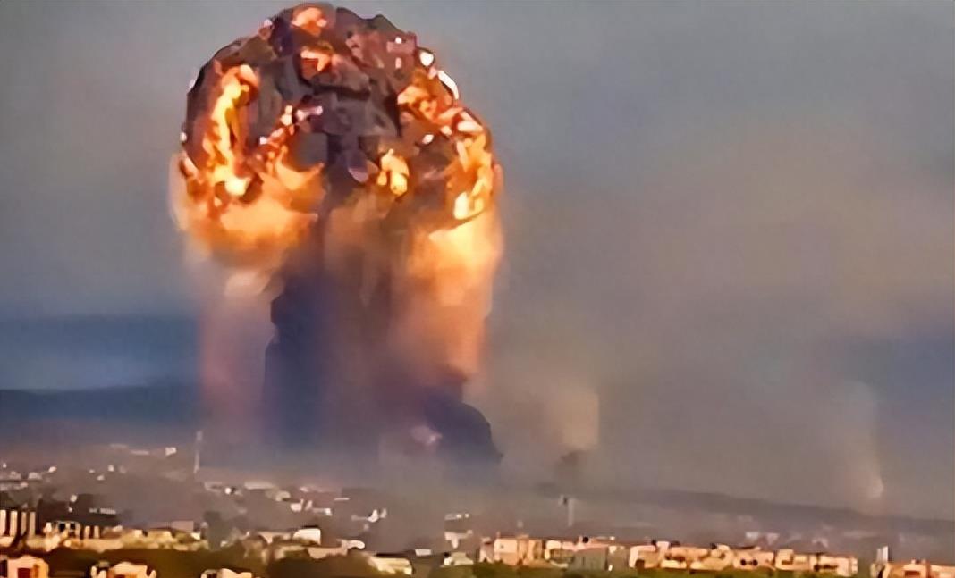 A small nuclear bomb exploded in Ukraine. - iNEWS