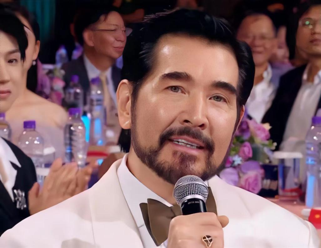 This night in the Greater Bay Area, 62-year-old Fei Xiang, who has no wife and no children ...