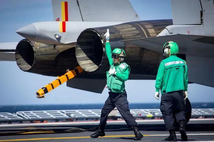 South China Sea Layout: Uncovering China's 4 Unsinkable "Aircraft ...