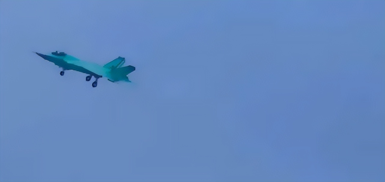 J-35: The latest 350003 prototype is exposed, with the striking August ...