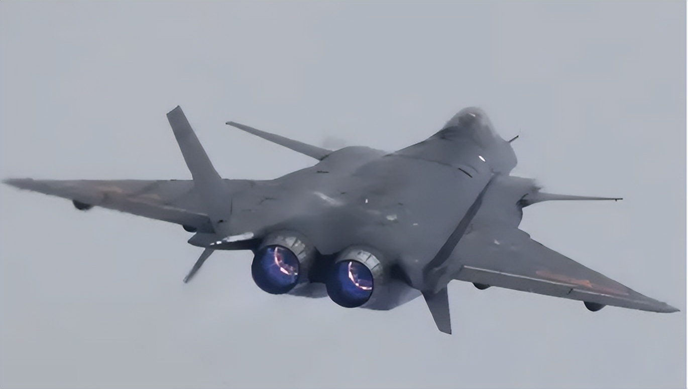 J-20B type: equipped with WS-15 engine, gallium nitride phased array radar, the combat power ...