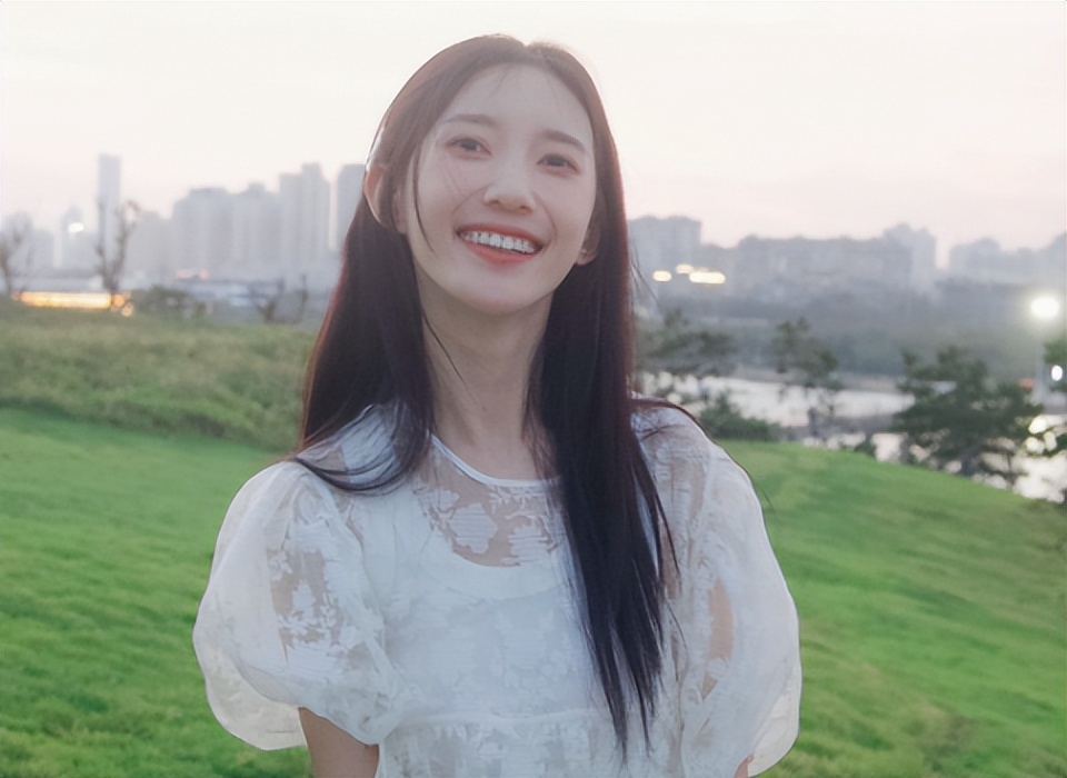 The TV series "Yecheng Fu", the love between Murong Wanqing and Shen Cong is also very ...