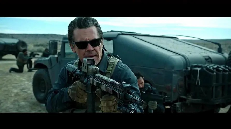 How the story of "Sicario" protects the border conveys the spirit of ...