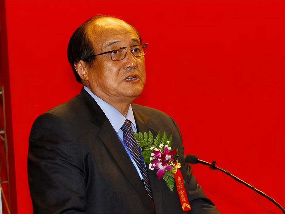 Someone told Hong Xuezhi that his son Hong Hu was suffering in the ...