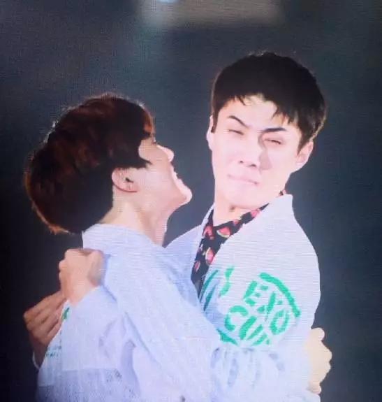 How good is EXO's relationship?I want to hug, I want to be embraced by ...