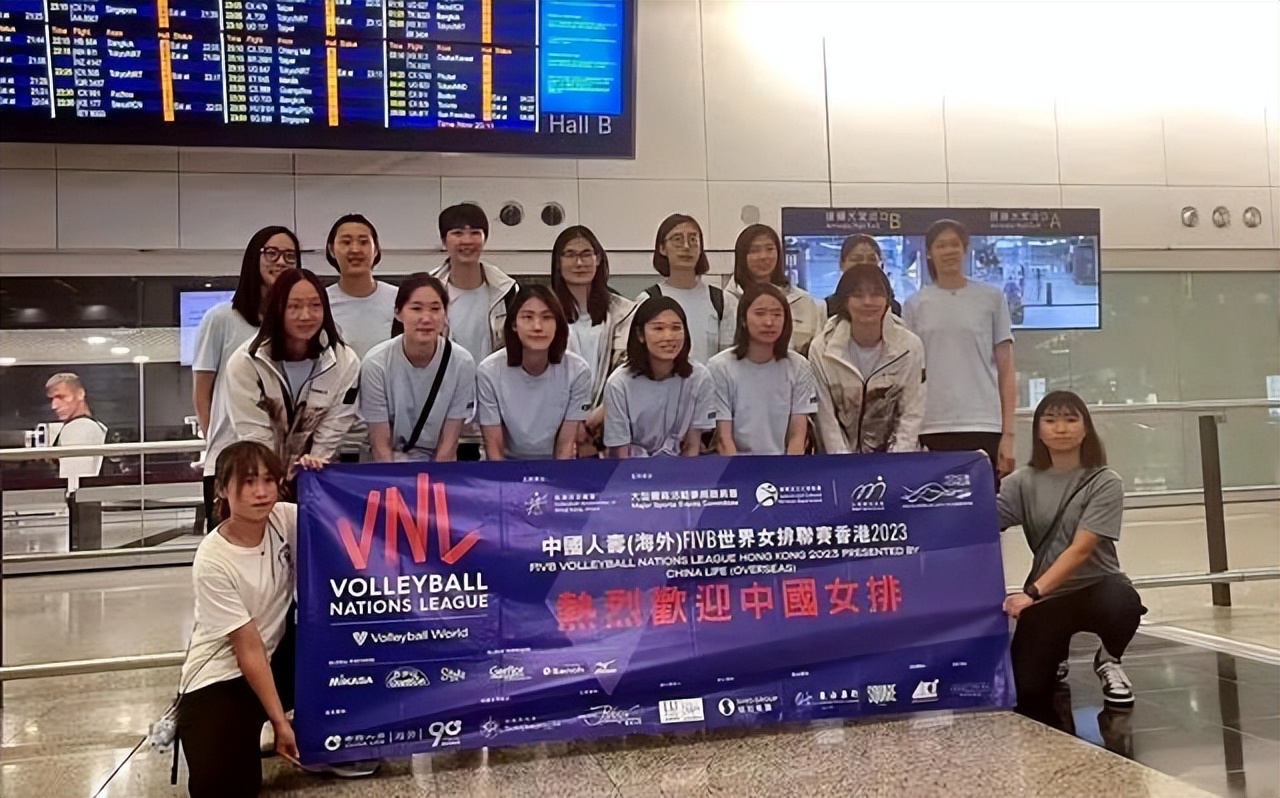 It's a pity that I couldn't pass the ball faster than the net! Poland's light speed setter was ...