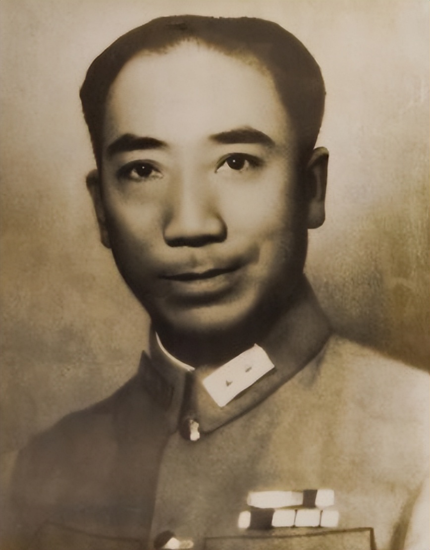 In 1958, the war criminal Gong Delin went to Tiananmen Square to watch ...