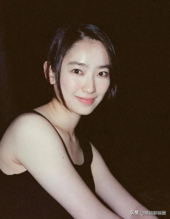 Gong Ci'en's eldest daughter, Lin Yiling, is rumored to be secretly dating the emperor's young ...